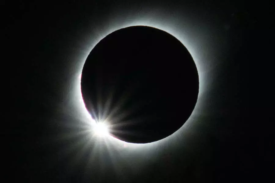 I-stream ang Total Solar Eclipse Uban sa NASA: Disyembre 4, 2021