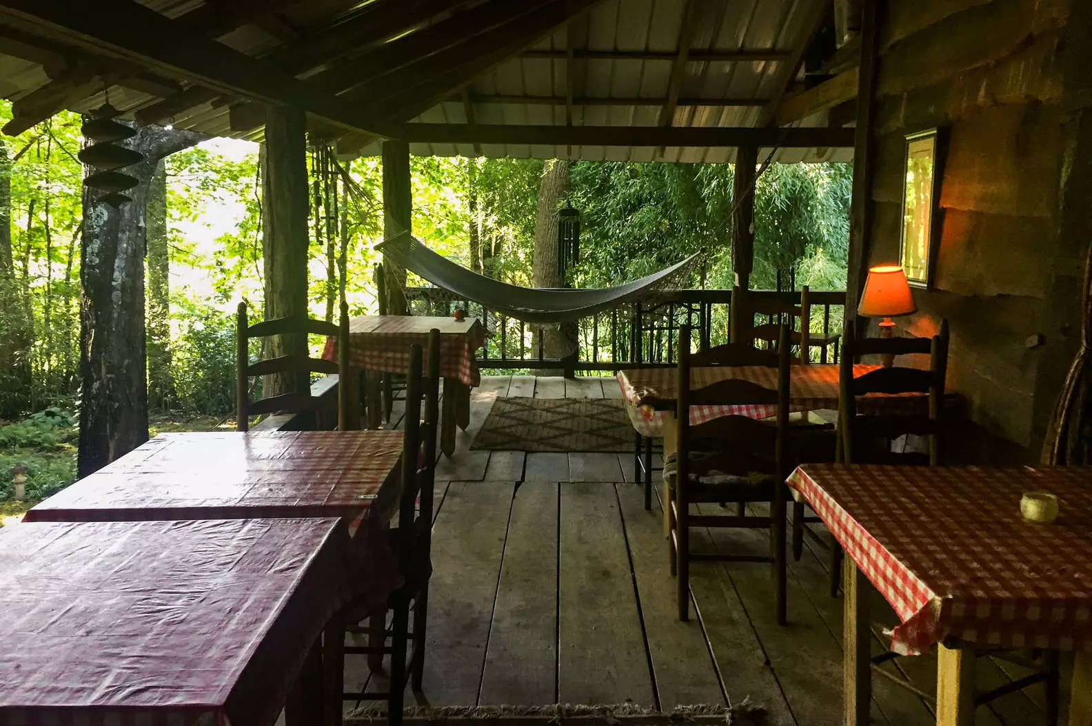 Mountain Light Sanctuary: Hippie Nature Retreat eu lumella ho reha Theko ea Hao 11471_4