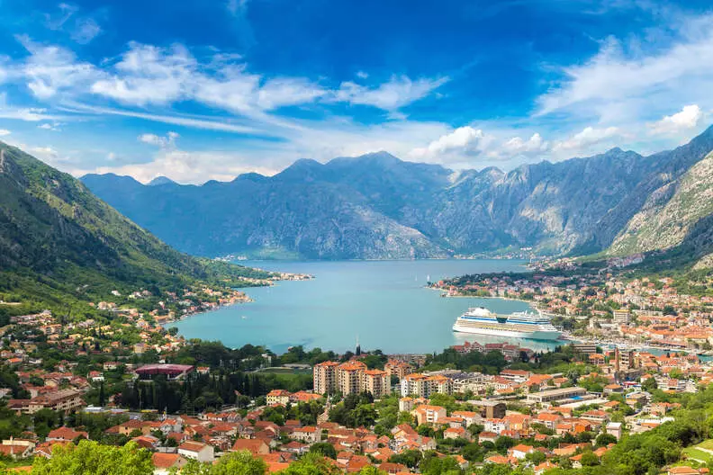 Kotor sa usa ka matahum nga adlaw sa ting-init, Montenegro