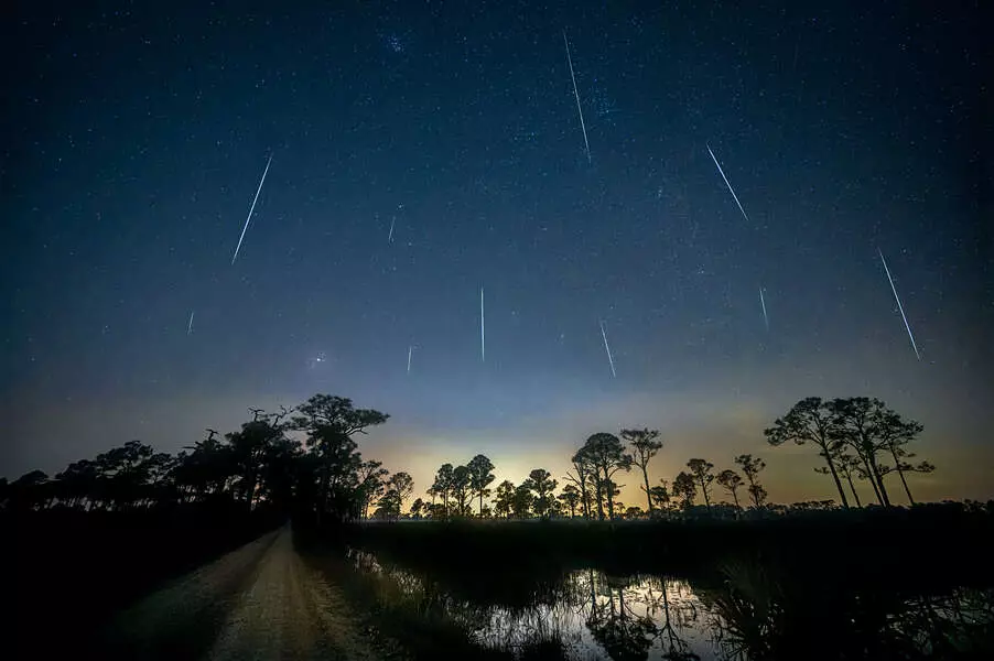 しし座流星群2021：今夜の流星群のピークを見る方法