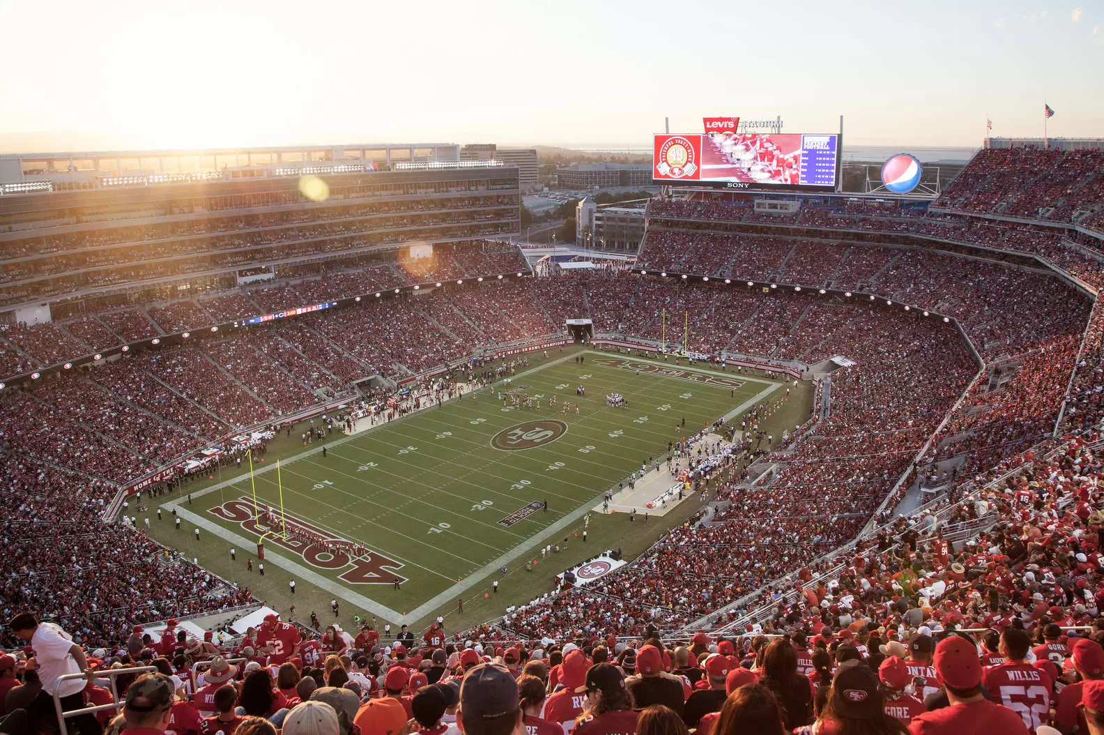 Stadiumet më të mira të futbollit NFL, të renditura: Nga Dallas në Lambeau 12365_12