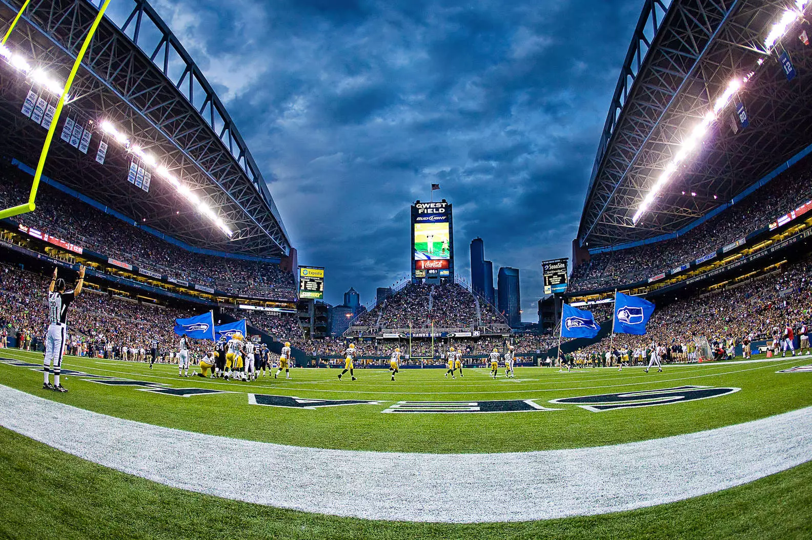 Stadiumet më të mira të futbollit NFL, të renditura: Nga Dallas në Lambeau 12365_25