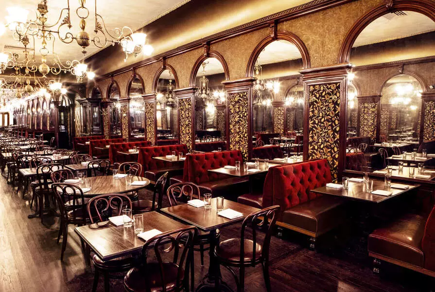 Mees romantiese restaurante in New York City vir 'n perfekte afspraakaand