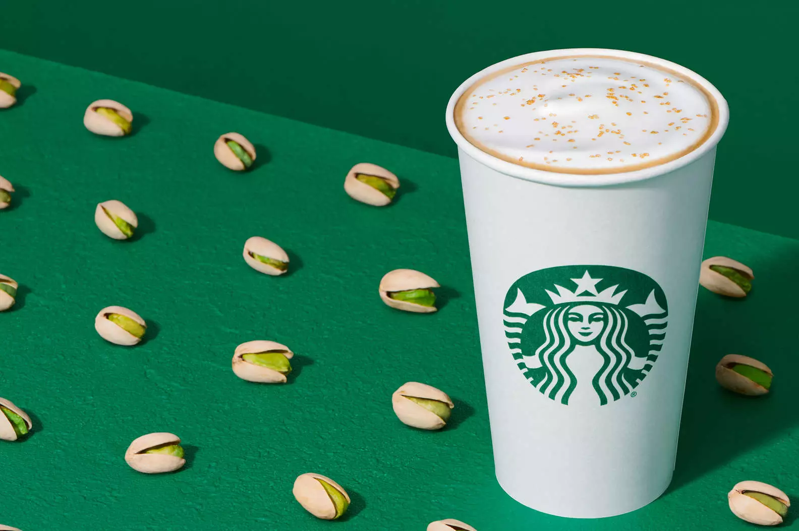 Je, Starbucks' Pistachio Latte Inaonjaje? Kuorodhesha Menyu Mpya ya Majira ya baridi 14709_2