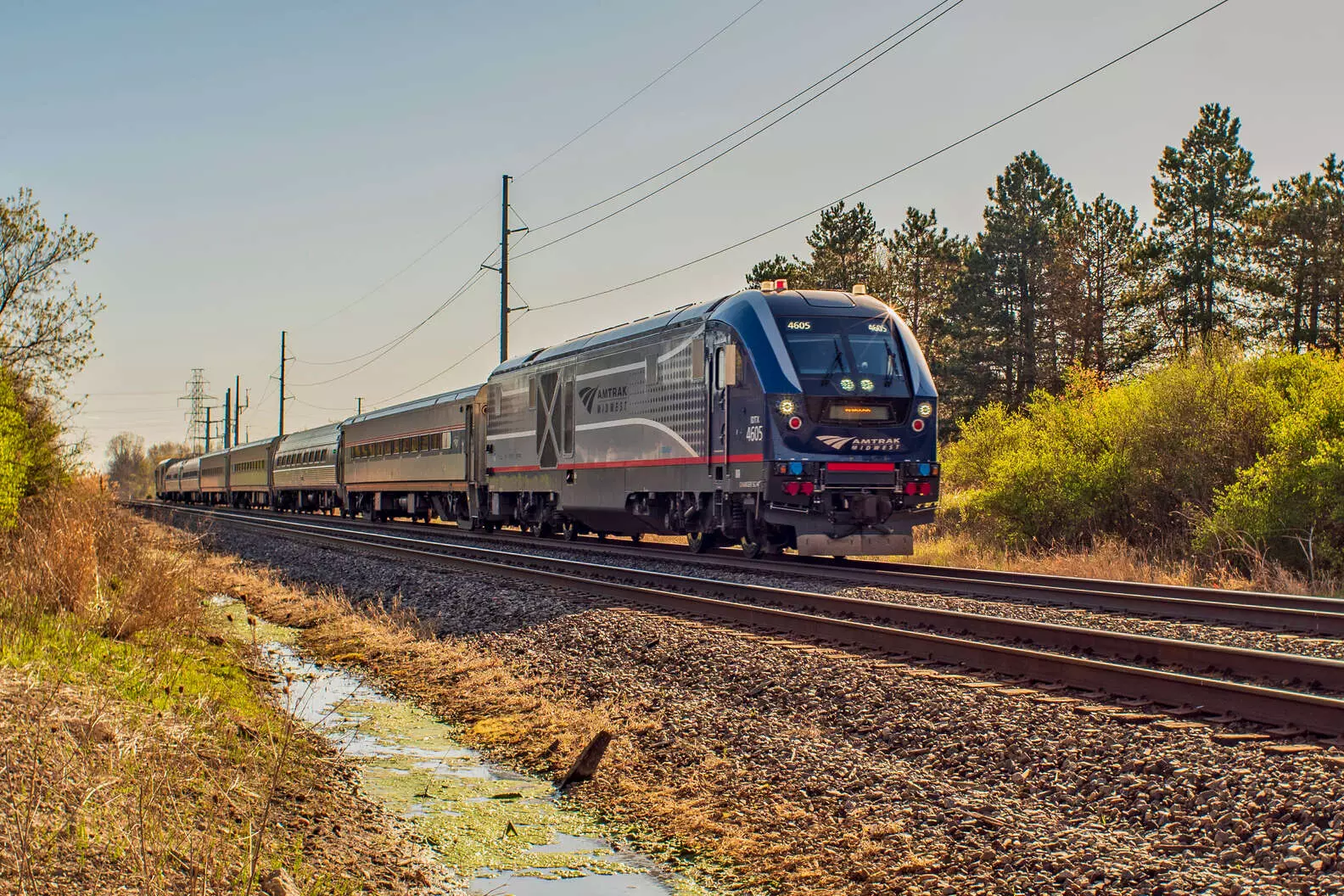 Amtrak tau txais $ 66 nphom nyiaj ntxiv uas yuav pab nqa tsheb ciav hlau nyob ze koj 18820_1