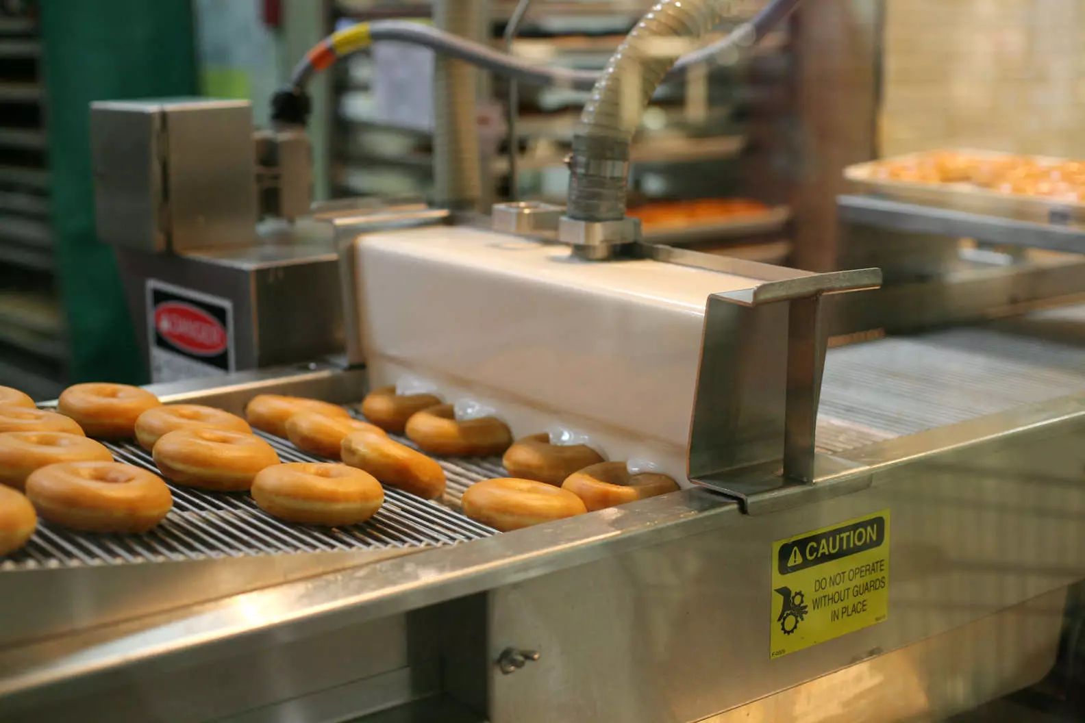 Krispy Kreme ha glassato una ciambella 25 volte per vedere come sarebbe stata 18959_1