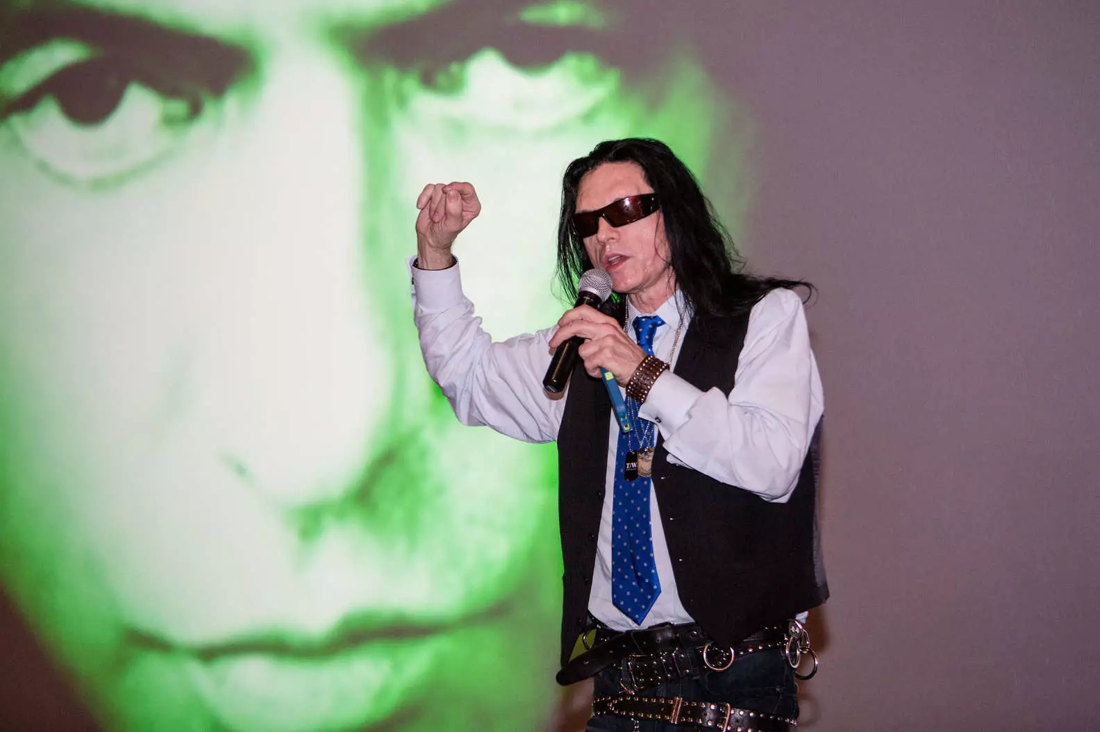 Tommy Wiseau: ياتاق بىلەن ئاپەت ئارتىسى ئارىسىدا نېمە ئىش بولدى؟ 20602_3