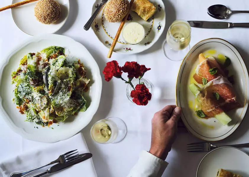 Iň oňat Täze Orlean restoranlary: Iň ajaýyp, iň yssy we iň täze iýmit ýerleri