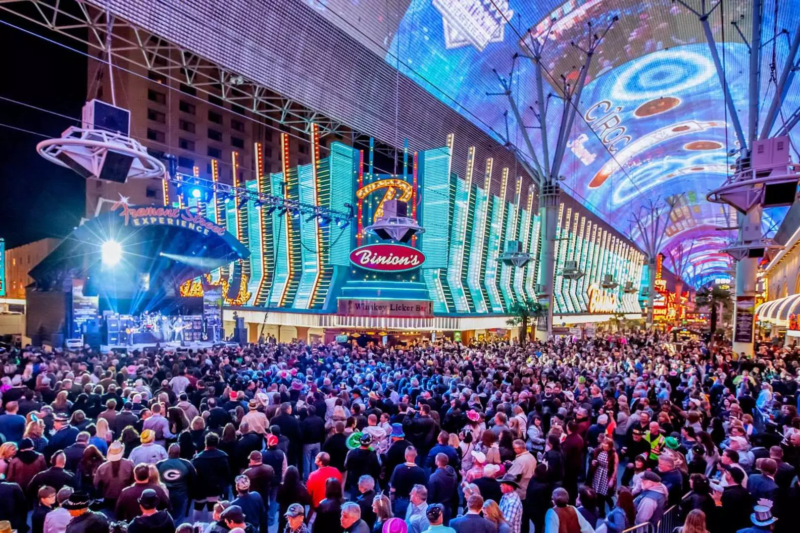 Awọn nkan lati Ṣe ni Fremont Street ni Las Vegas 2216_1