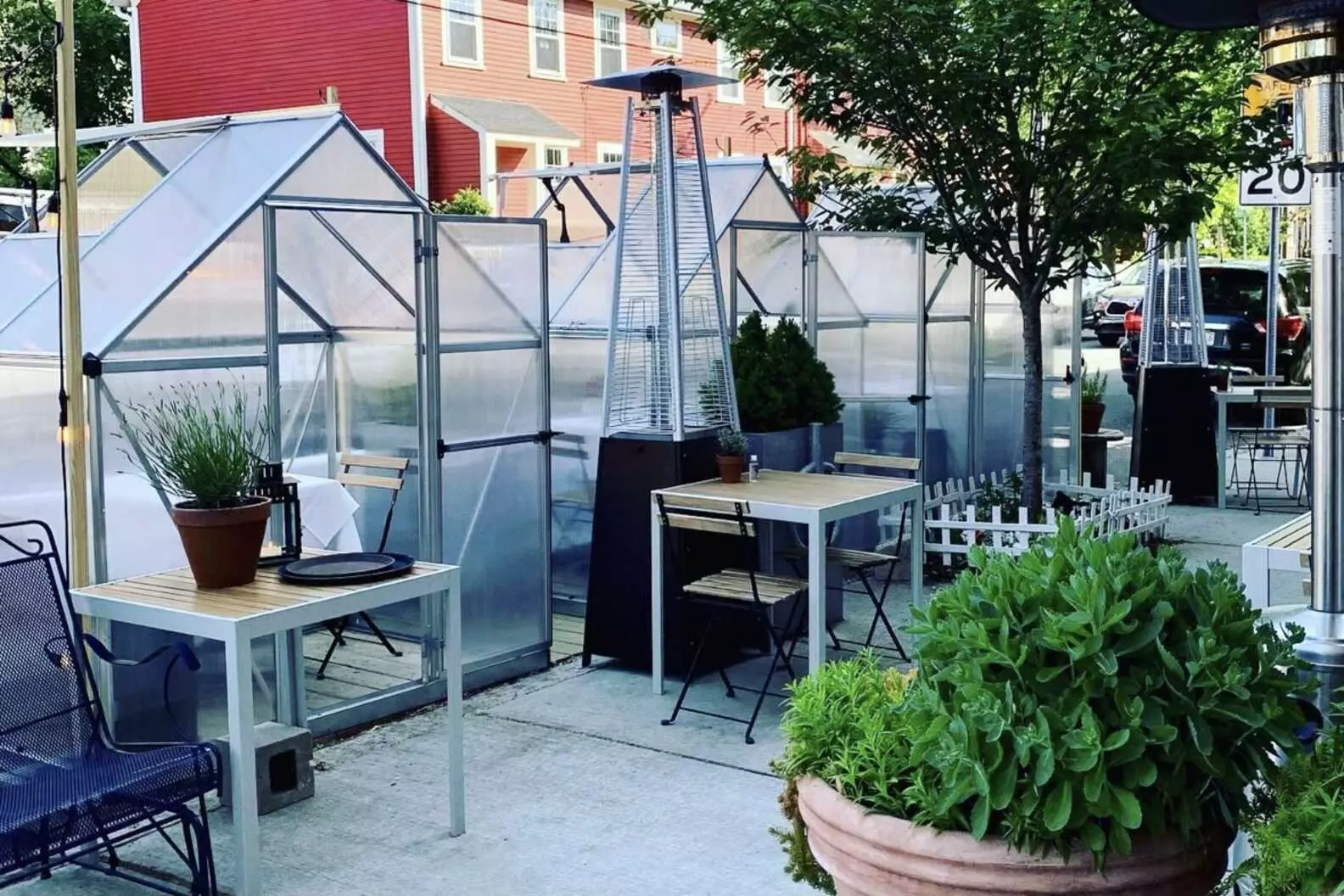 Bescht Outdoor Iessen zu Boston: Restauranten a Plazen fir dobaussen ze iessen 239_11