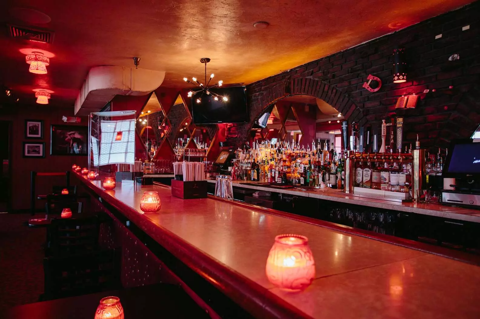 Beste Speakeasies in Boston: Geheime kroeë om op die oomblik te drink 246_4