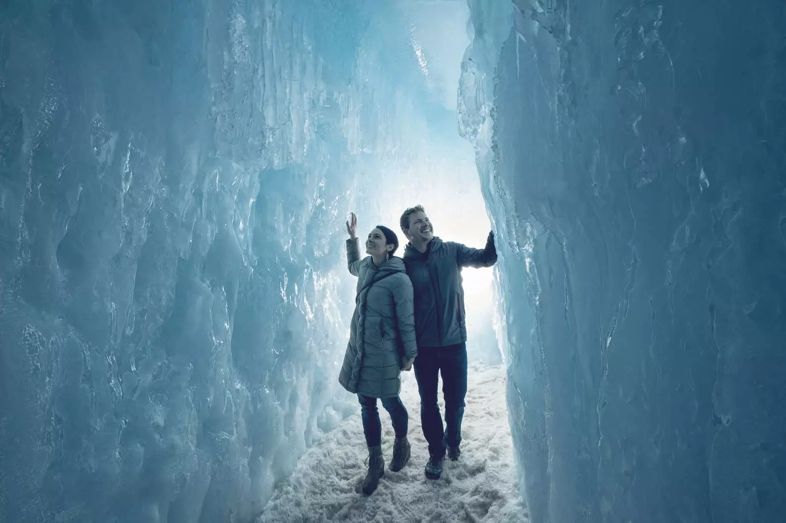 Enda Maodzanyemba & Shanyira Ice Castles muWoodstock, New Hampshire 248_2