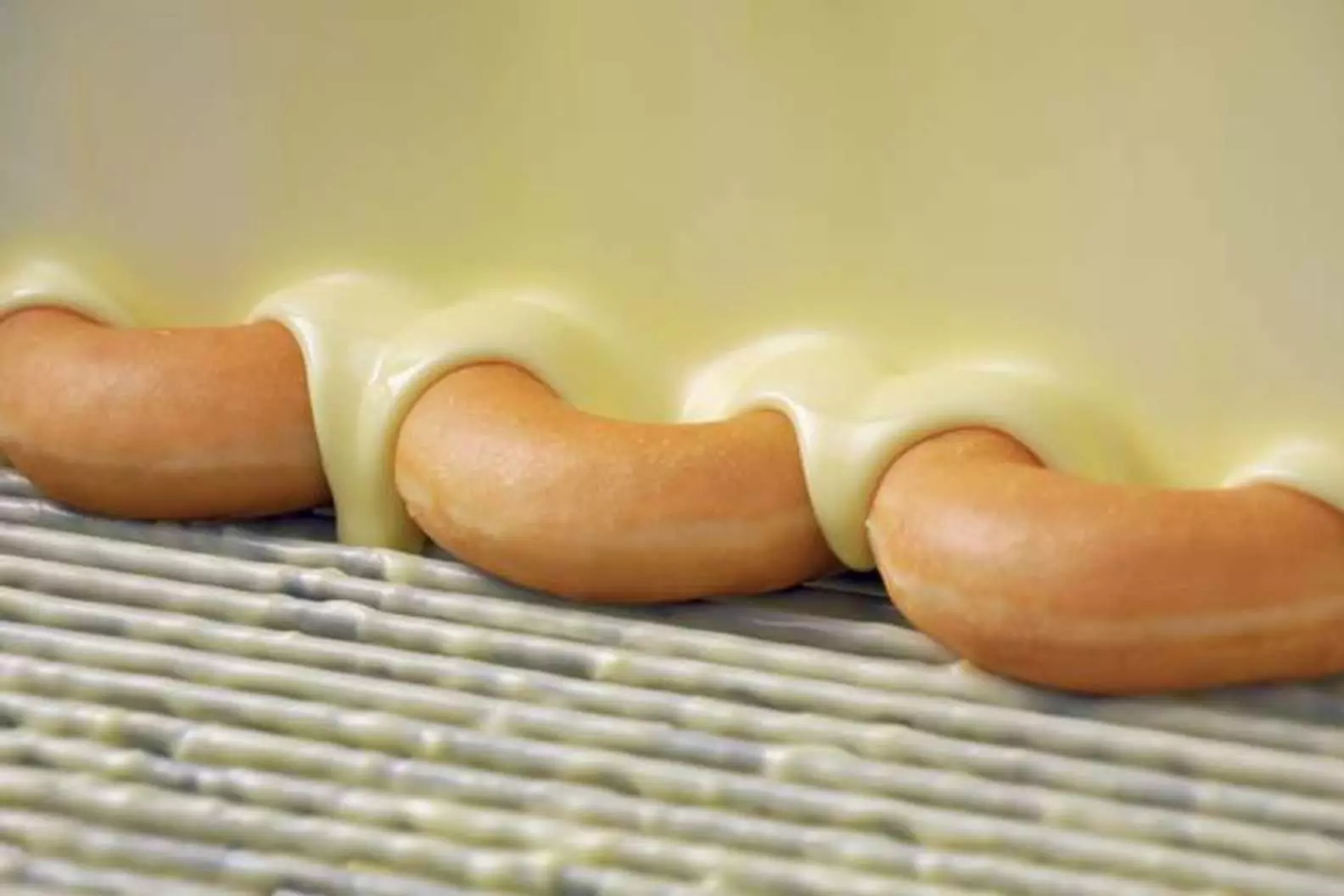 Krispy Kreme ha appena rilasciato una ciambella glassata al limone 25091_1