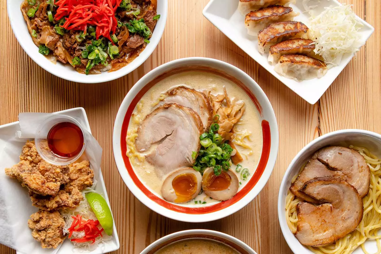 Ramen ti o dara julọ ni NYC: Awọn ile itaja Ramen Top & Awọn ibi Noodle ni Ilu New York 2959_18