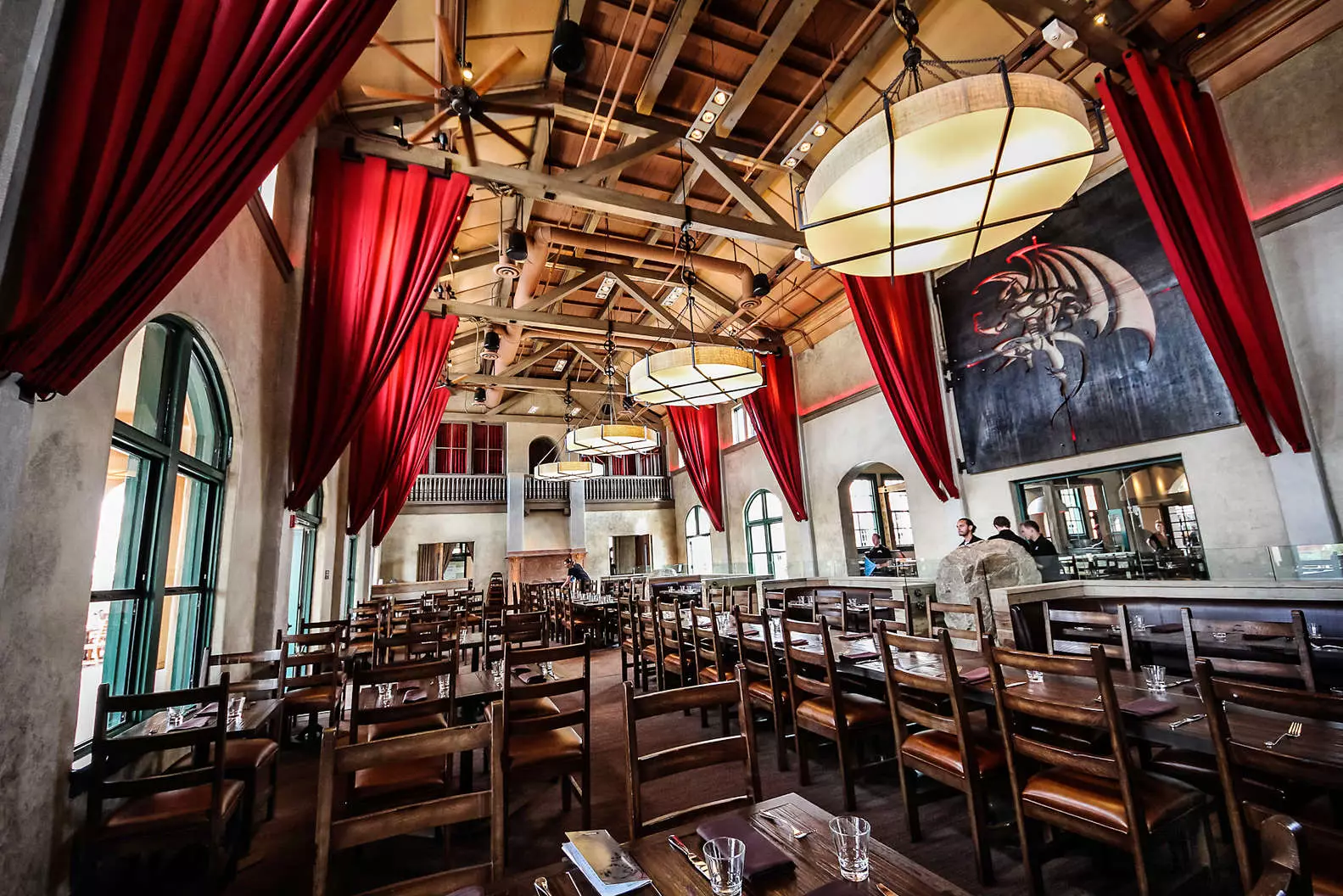 Stone Brewing World Bistro & Gardens - Liberty Station - 55.000 pés cadrados de cervexa incrible da xente de Stone San Diego 29634_2