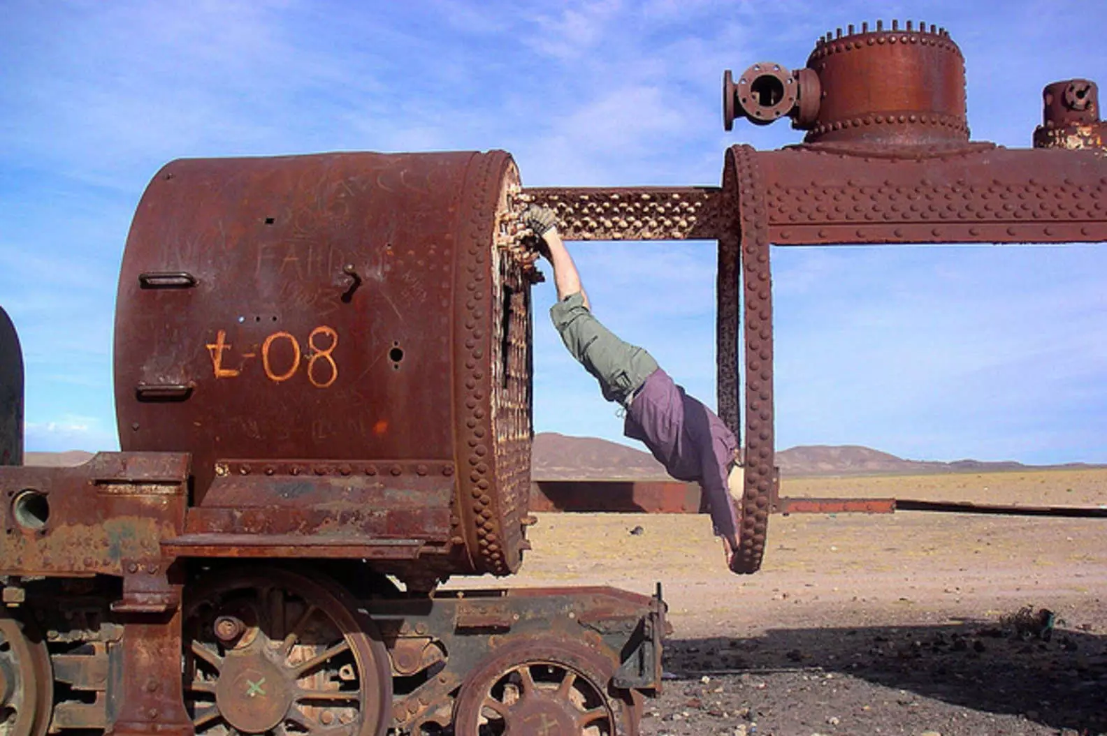 साल्ट फ्लैट्स बोलिभिया - Uyuni शहर मा ट्रेन चिहान 32301_10