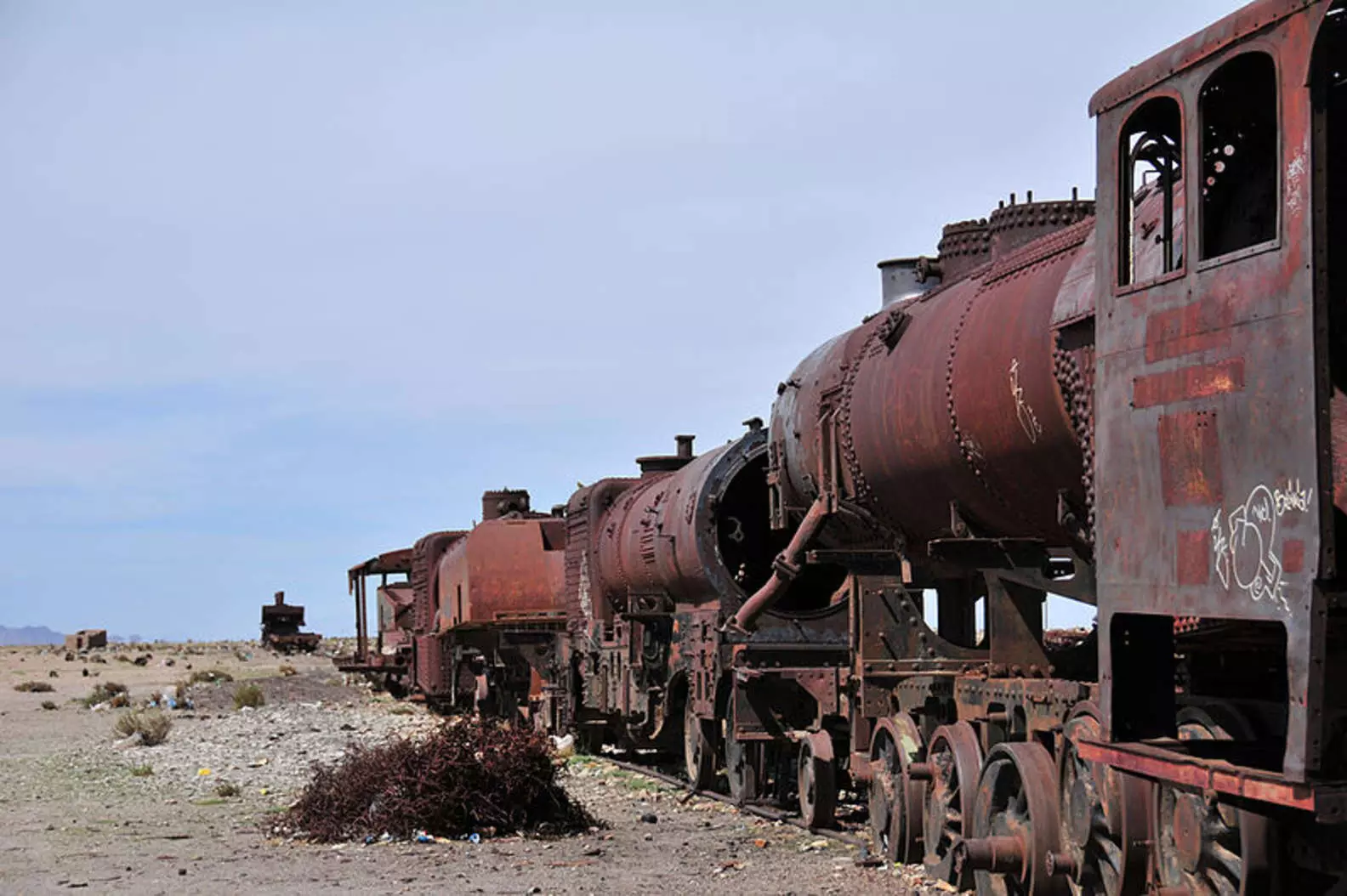 Soľné pláne Bolívia – Vlakový cintorín v meste Uyuni 32301_4