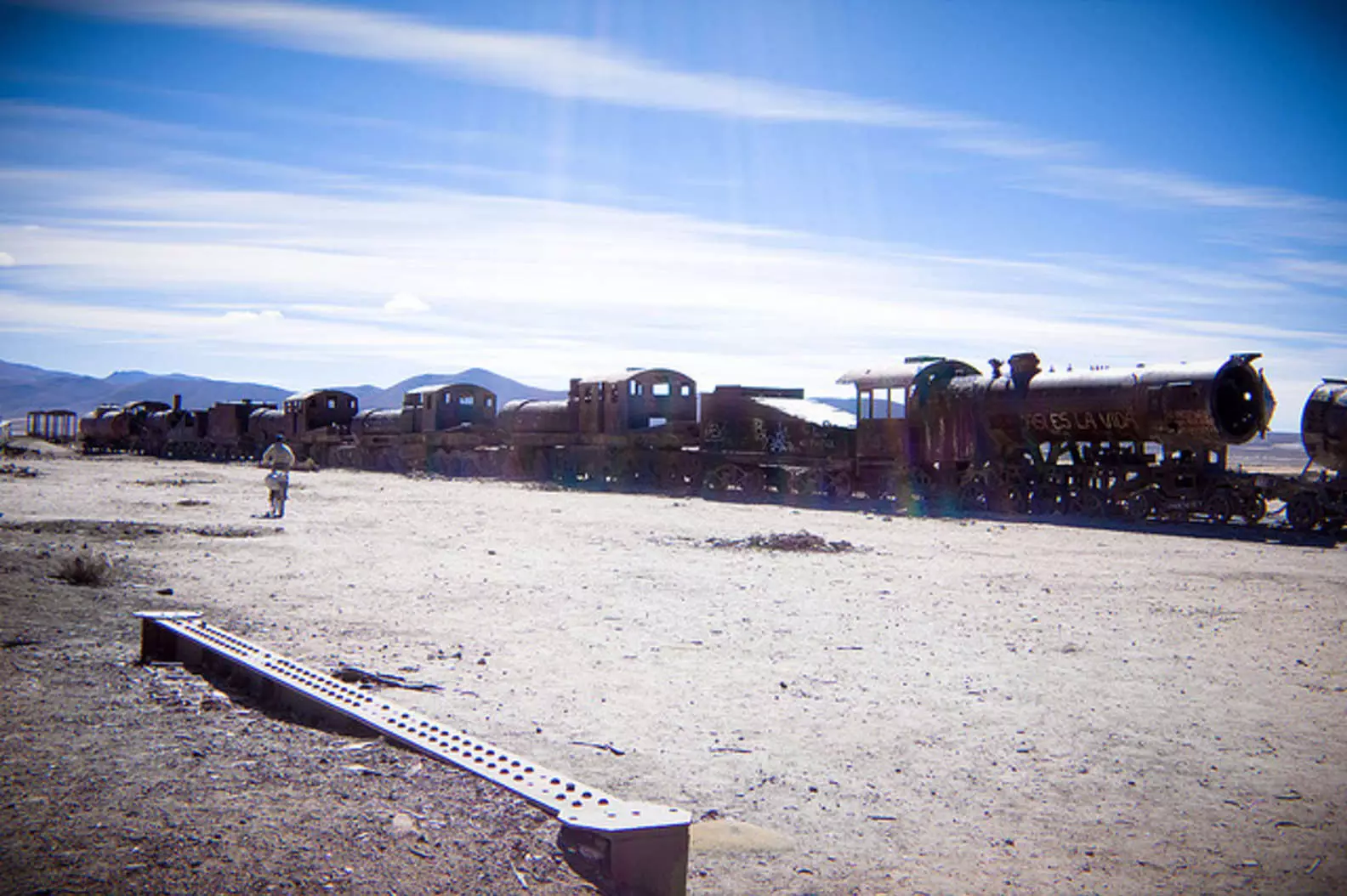 साल्ट फ्लैट्स बोलिभिया - Uyuni शहर मा ट्रेन चिहान 32301_5