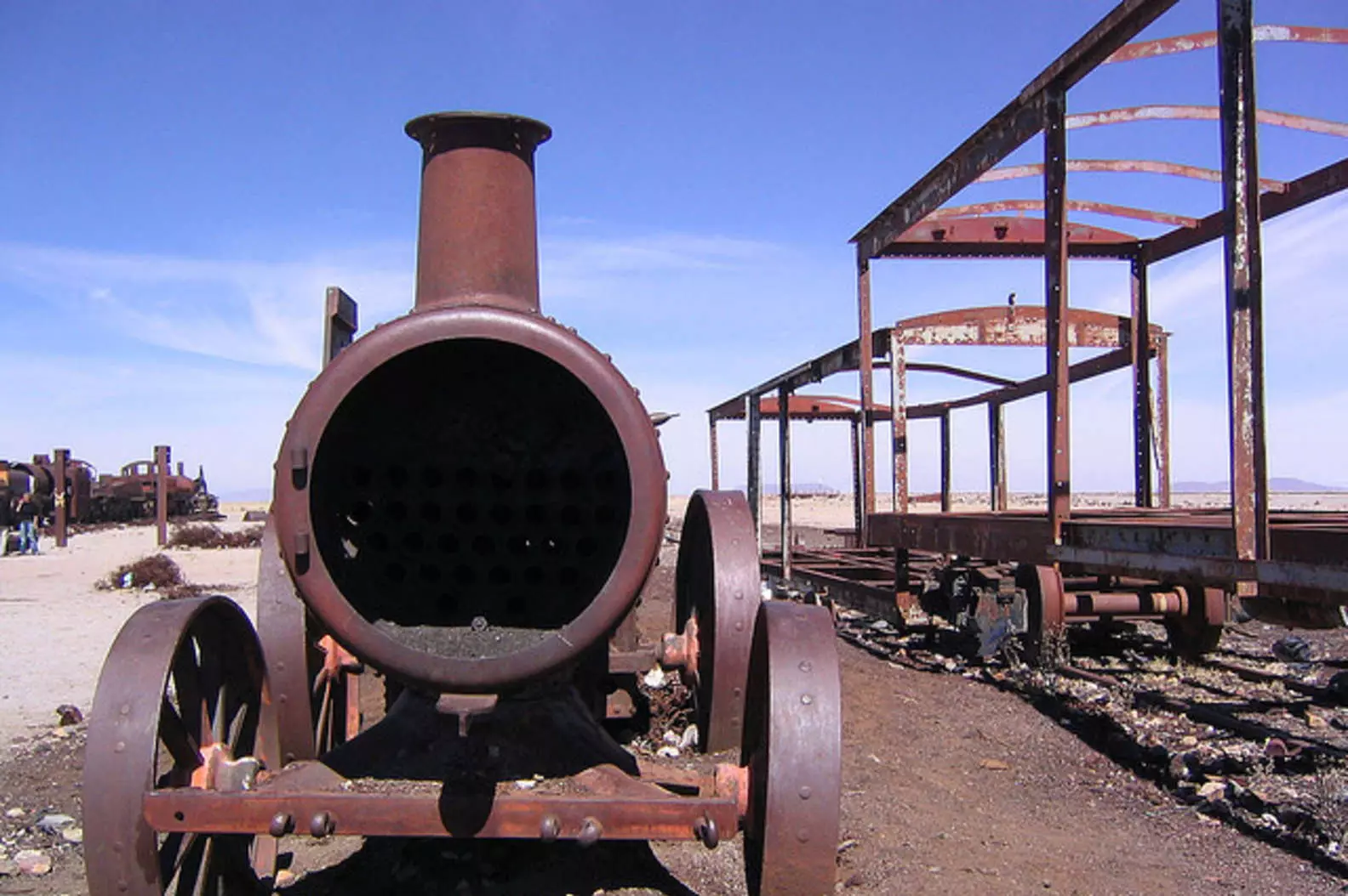 साल्ट फ्लैट्स बोलिभिया - Uyuni शहर मा ट्रेन चिहान 32301_9