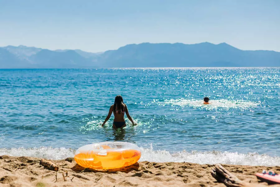 Rudaí le Déanamh i Lake Tahoe: An Loch Paradise is Néalaí i Meiriceá