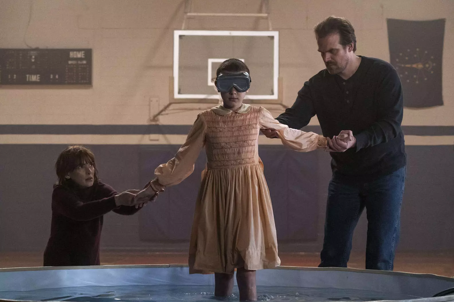 Stranger Things עונה 2 כותרת ורמזים של הפרק של הטריילר 36386_5