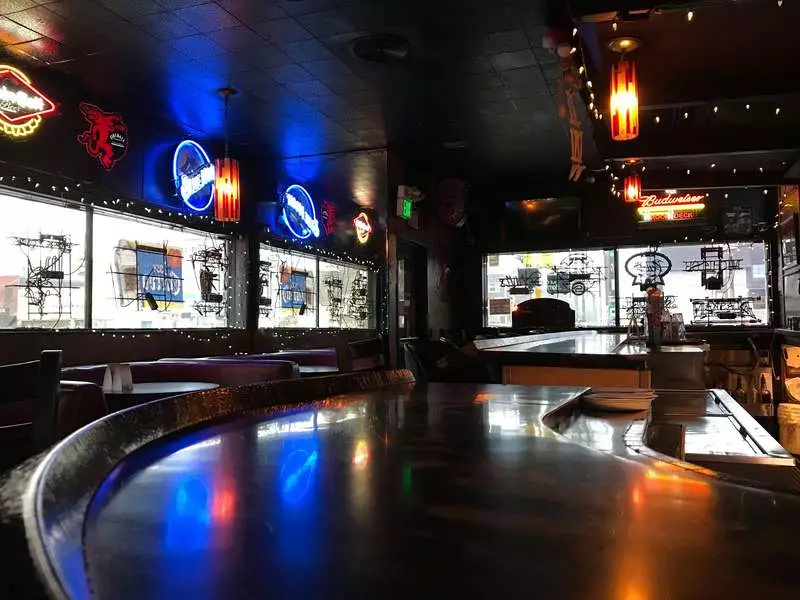 I migliori bar per immersioni a Minneapolis-St. Paul: Bar di buon vicinato