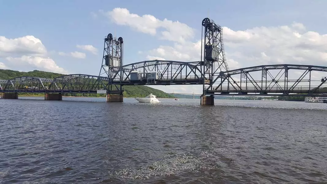 Pi bon tout savann pou bèt tou pre Minneapolis: Kote ou ta dwe absoliman ale vizite