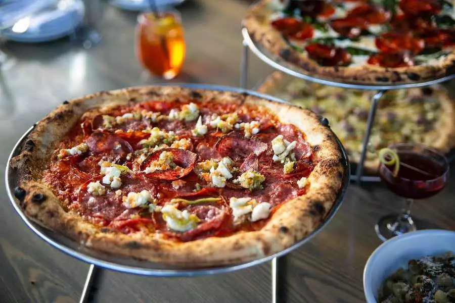 L-Aħjar Pizza f'Nashville: Ħwienet tal-Pizza bl-Aqwa Flieli fil-Belt