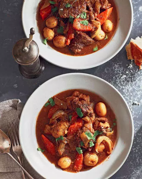 Faça este ensopado de carne saudável do novo livro de receitas do Guinness