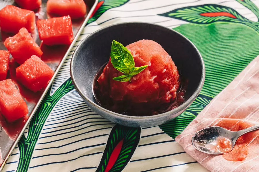 Uyenza Kanjani I-No-Churn Watermelon Sorbet Eqabulayo