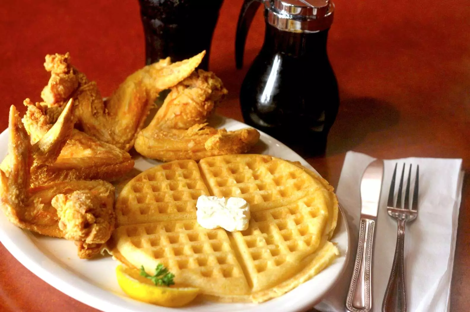 ຈາກ Gladys Knight ເຖິງ Nana G - ໄກ່ແລະ waffles ທີ່ດີທີ່ສຸດຂອງ Atlanta 40158_6