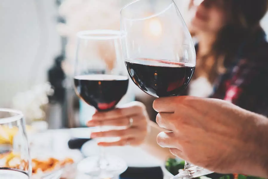 Apa Wine Vegan? Cara Ngerti Yen Anggur Digawe Kanthi Produk Kewan