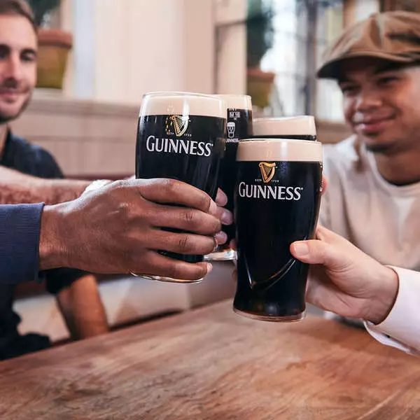 Mga Katotohanan ng Guinness para sa St. Patrick's Day 2021: Nasasagot ang Lahat ng Iyong Tanong