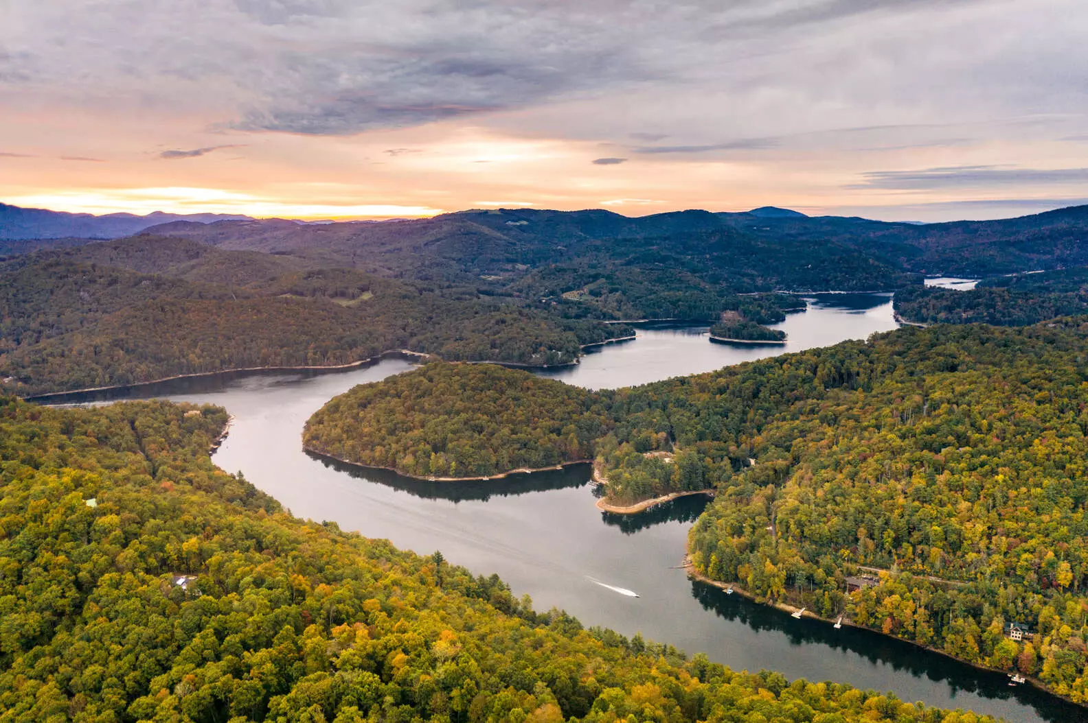 Ebe Kacha Mma na North Carolina: Echiche Njem Ụzọ Scenic 4184_11