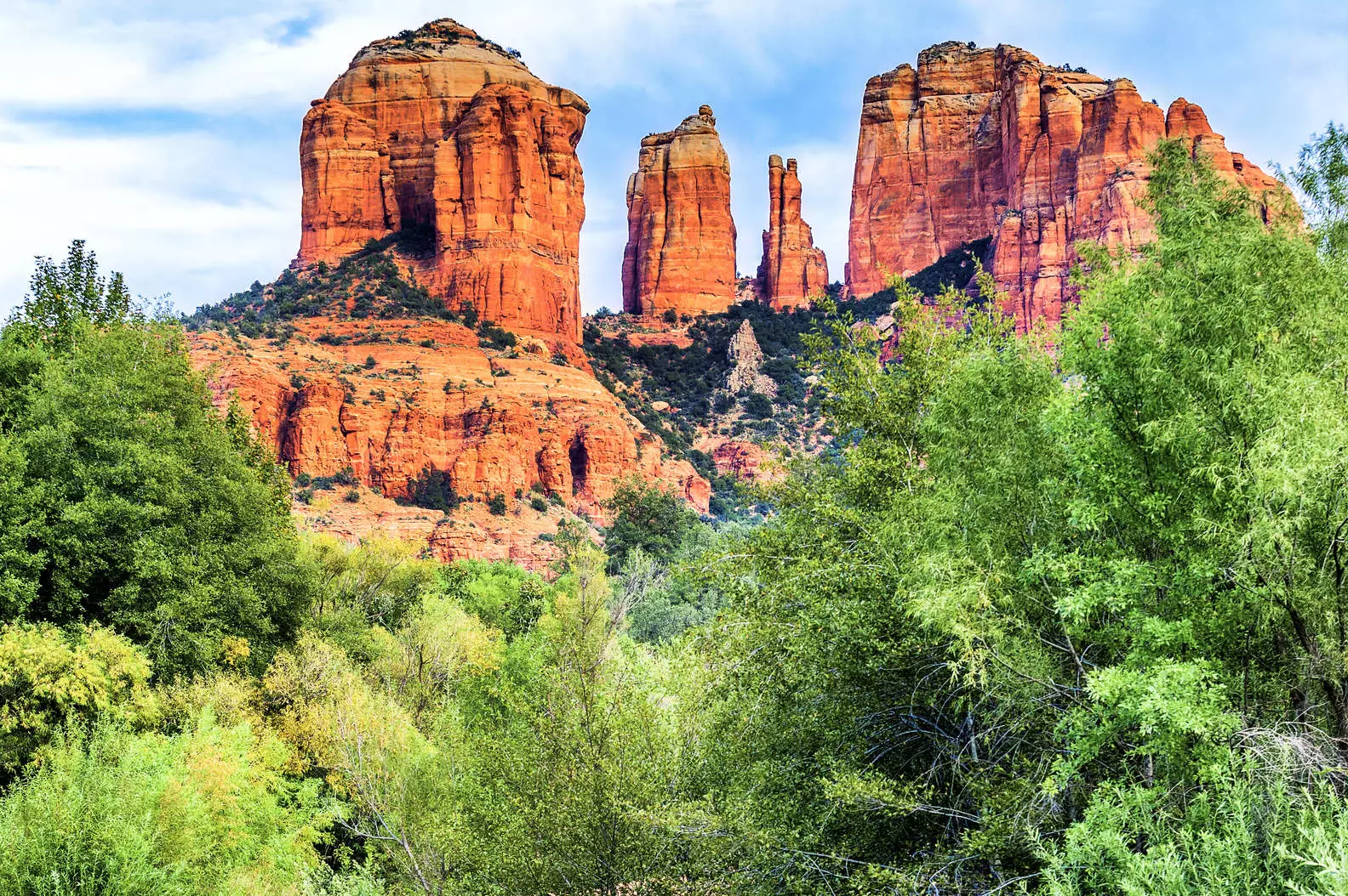 Restorantet, hotelet, shtigjet më të mira për ecje, kampe dhe më shumë në Sedona, AZ 4287_2