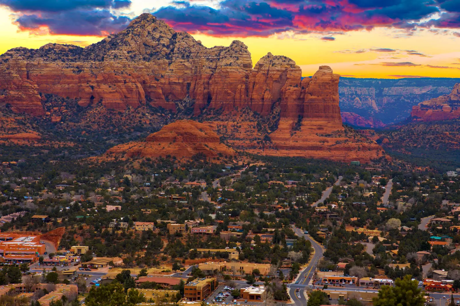 Restorantet, hotelet, shtigjet më të mira për ecje, kampe dhe më shumë në Sedona, AZ 4287_5