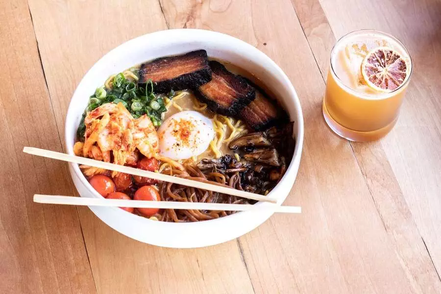 Ramen Terbaik di Phoenix: Toko Ramen Terbaik & Tempat Mi untuk Dicoba Sekarang