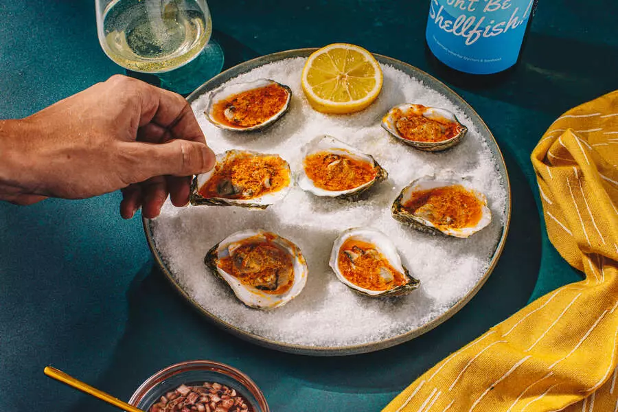 Bêste smaakstoffen foar oesters: alles om te brûken neist cocktailsaus