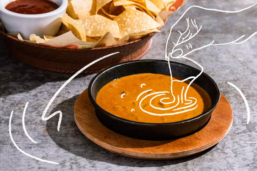 Chili's Skillet Queso: อะไรทำให้เป็นจานที่ดีที่สุดของ Chain?