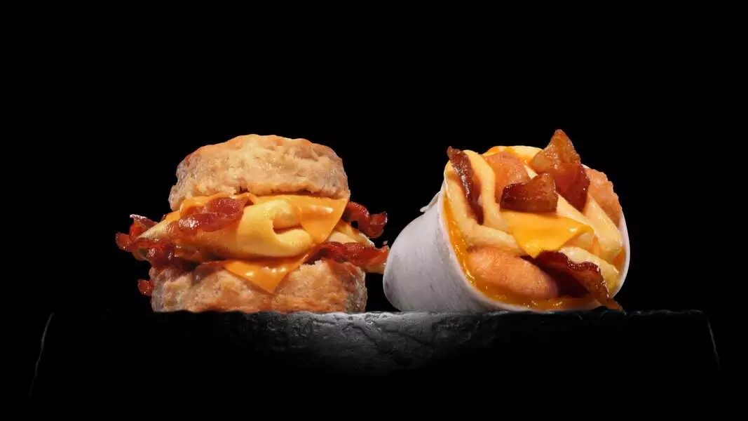 Carl's Jr & Hardees выпустили новую линейку Bacon Beast и 3 предложения BOGO