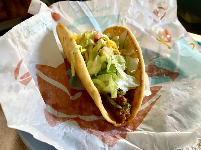 Тест за вкус на Taco Bell Chipotle Cheddar Chalupa