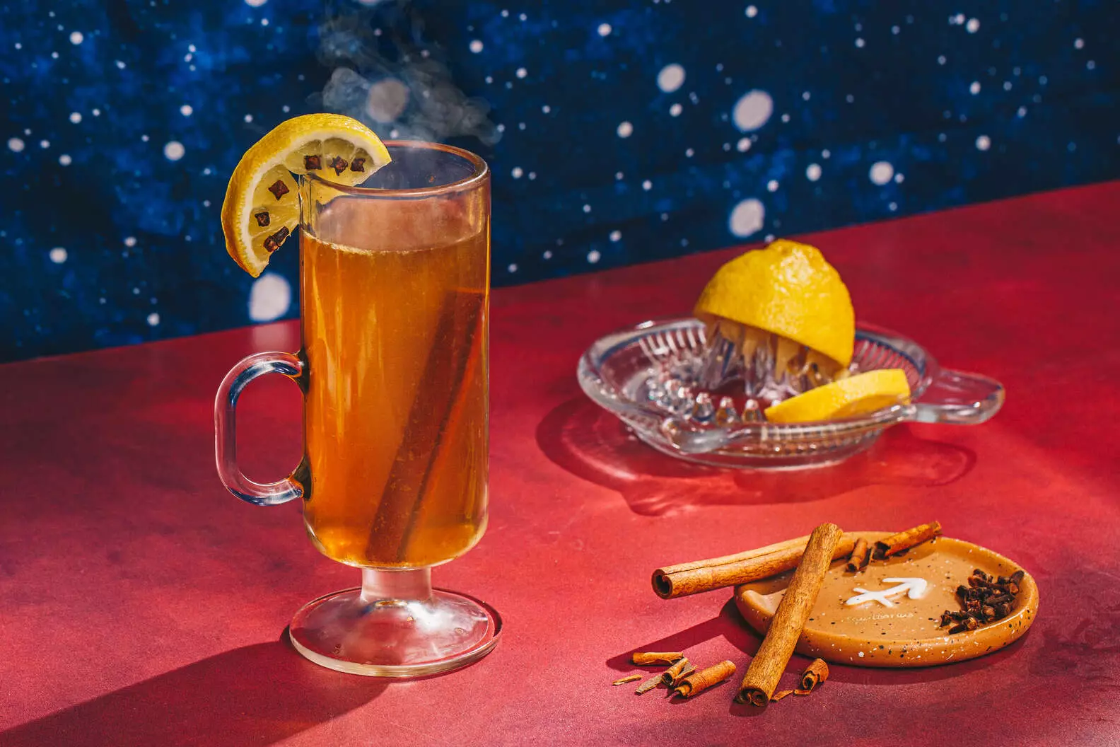 Cinnamon Hot Toddy Cocktail Oppskrift feirer Skyttesesongen 4727_1