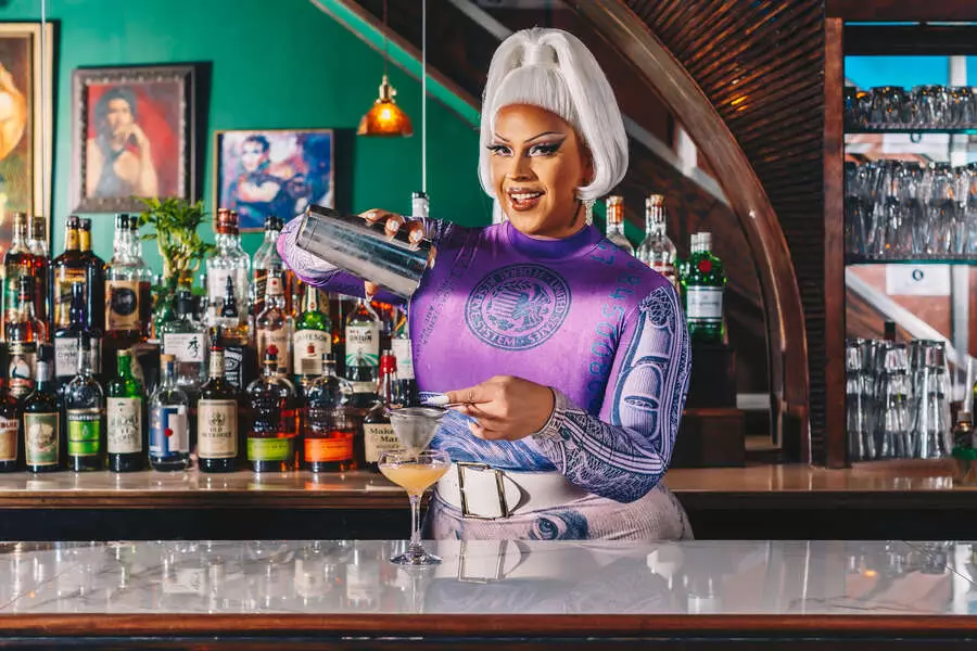 Essa Noche bi me re di derbarê Bartending, Drag, Drink Recipes & More Diaxive