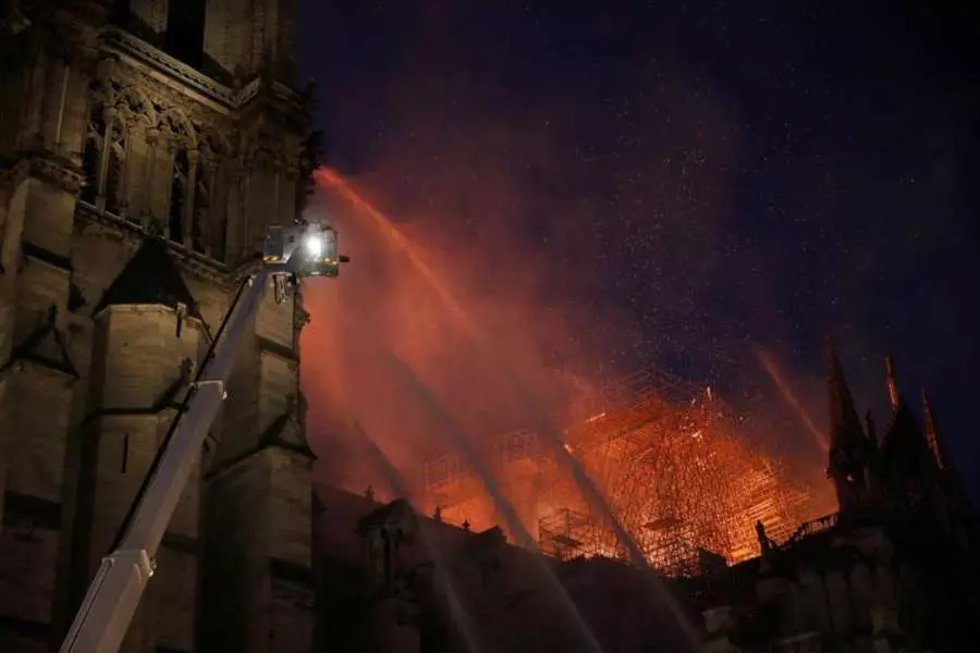 Danys per incendi de Notre Dame: què es va destruir o es va salvar?