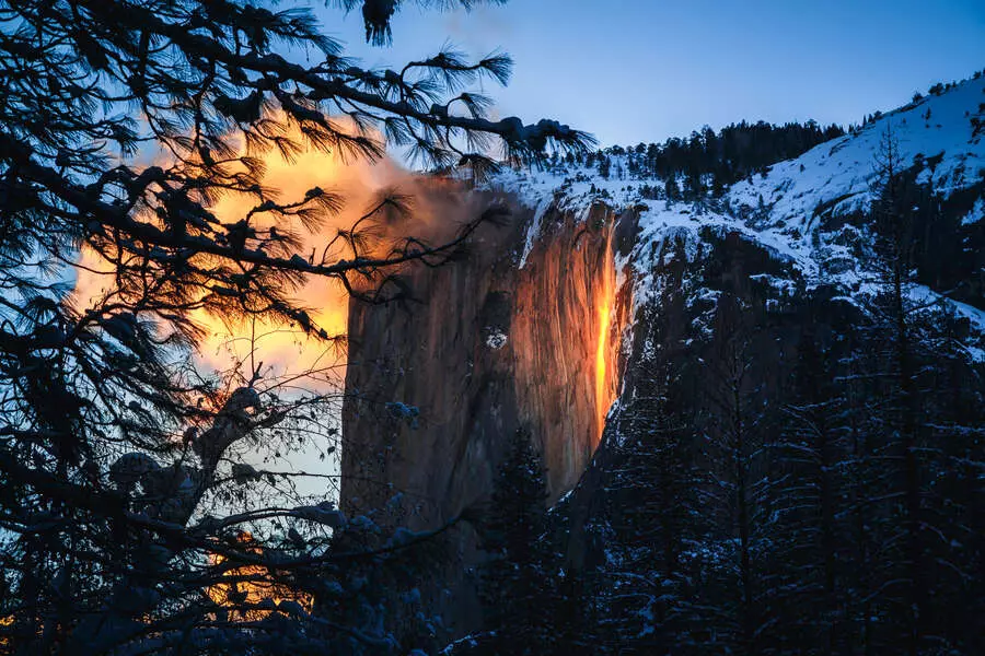 Yosemite Firefall 2021: កាលបរិច្ឆេទដ៏ល្អបំផុតដើម្បីមើល Horsetail រដូវស្លឹកឈើជ្រុះខែកុម្ភៈនេះ។