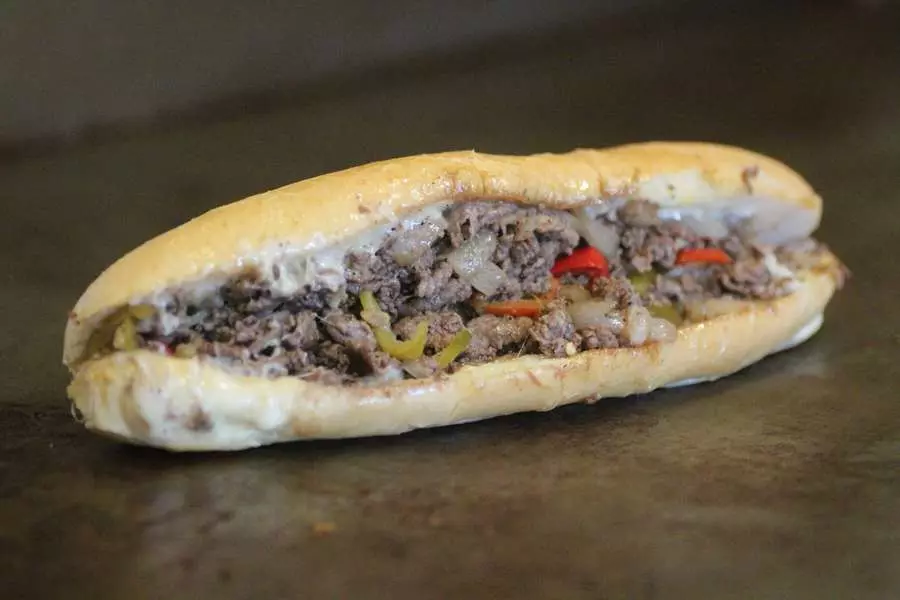 Melhores Cheesesteaks Não Feitos na Filadélfia: Top Cheesesteaks Perto de Mim