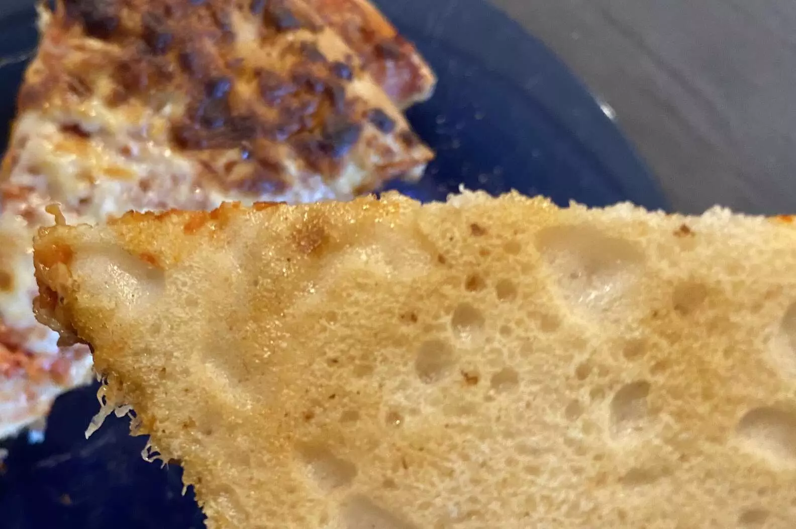 DiGiorno Gluten-Free Crust Pizza රස පරීක්ෂණය: එය සංසන්දනය කරන්නේ කෙසේද? 49096_3