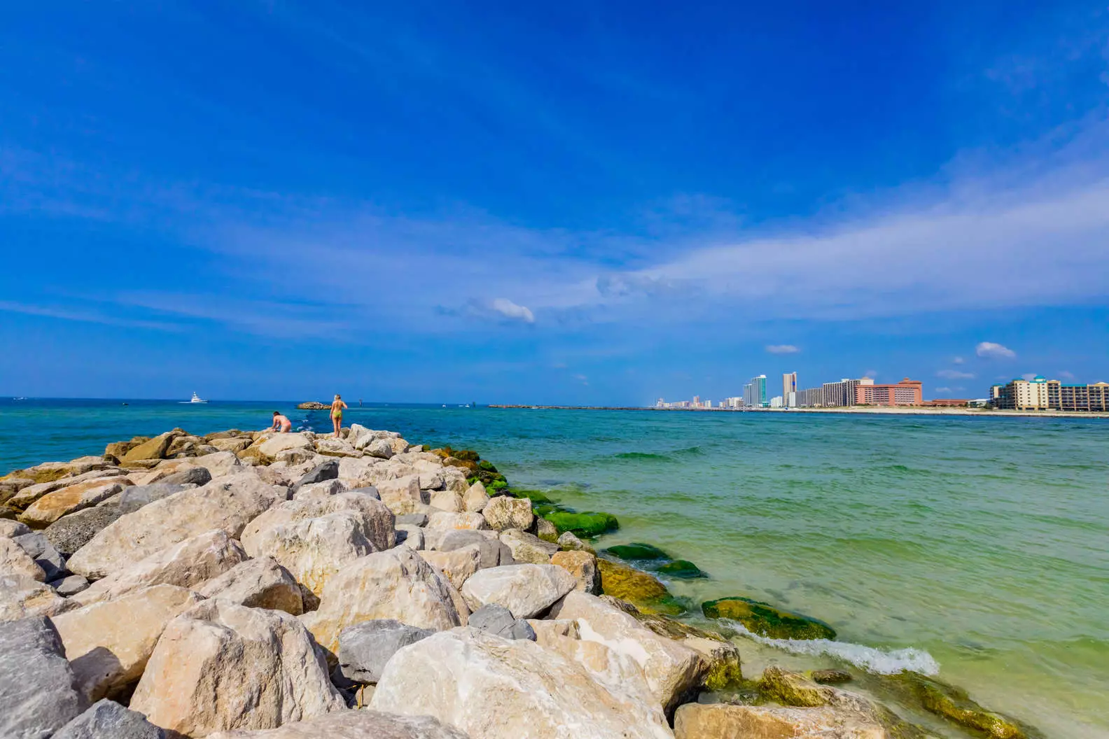 Tempat Terbaik untuk Dilawati di Sepanjang Pantai Teluk: Tempat Berhenti dalam Perjalanan Jalan Raya 4951_1