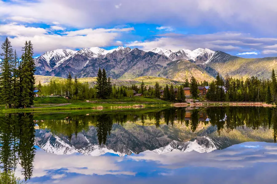 Amadolobha Angcono Kakhulu E-Colorado Mountain Ongawavakashela: Izindawo Okudingeka Uzihlole Manje