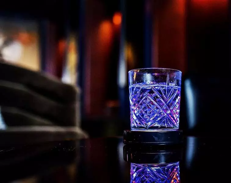 أفضل Speakeasies والحانات المخفية في العاصمة